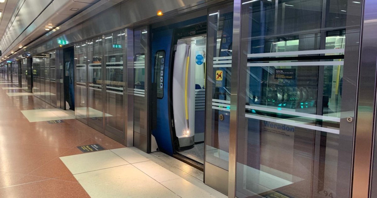Sliding doors at platforms - Restrail Toolbox